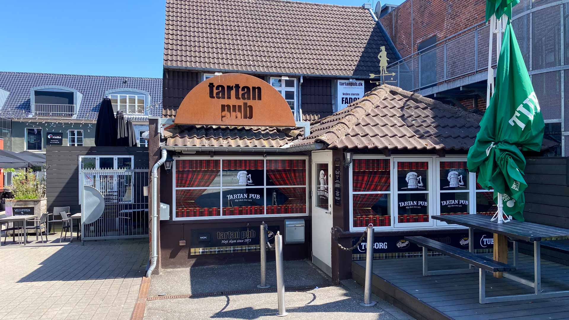 Tartan Pub ligger på Dæmningen