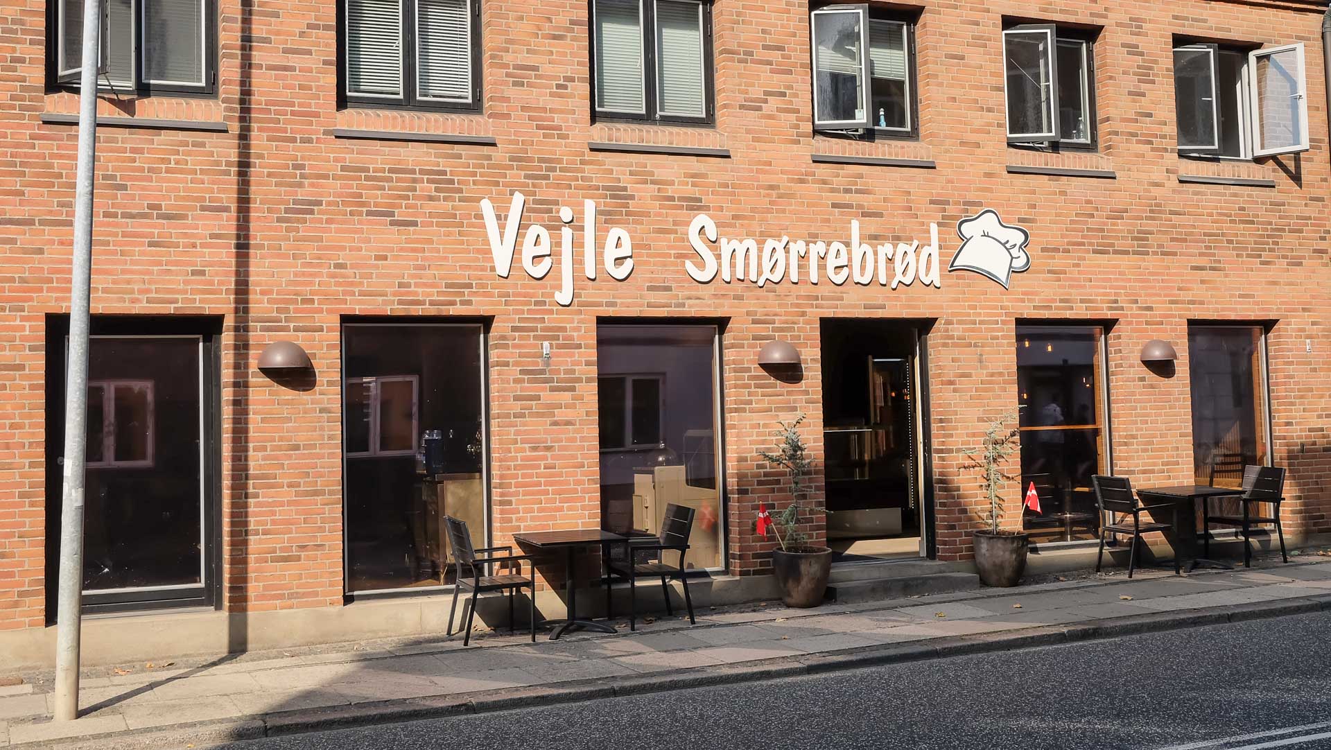 Vejle Smørrebrød ligger på Vardevej