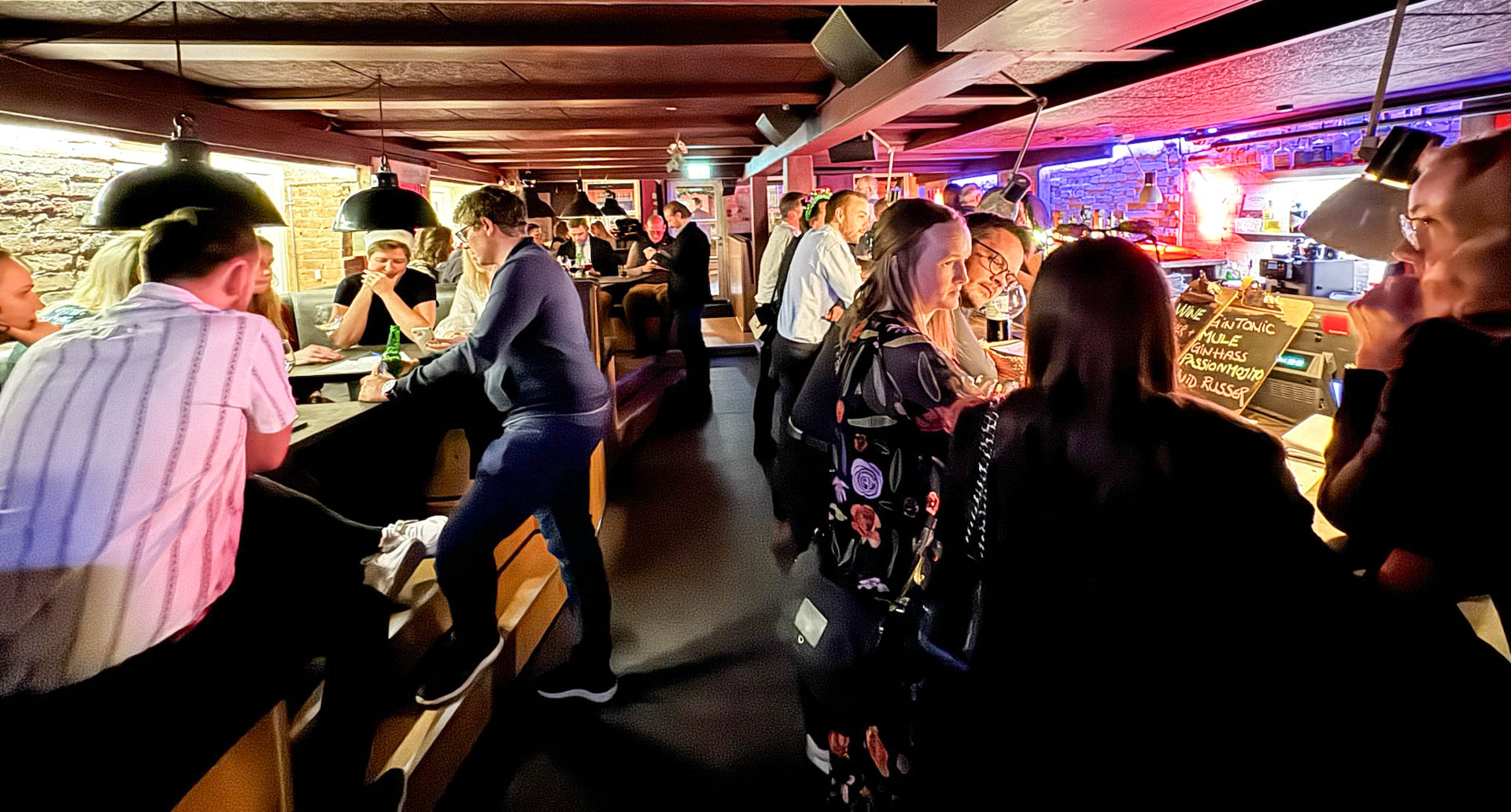 M.I. Bar ligger på Dæmningen