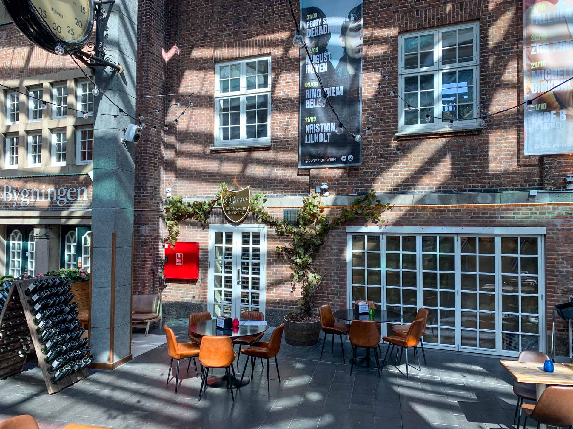 Panope Champagne og Vinbar ligger i Paladspassagen