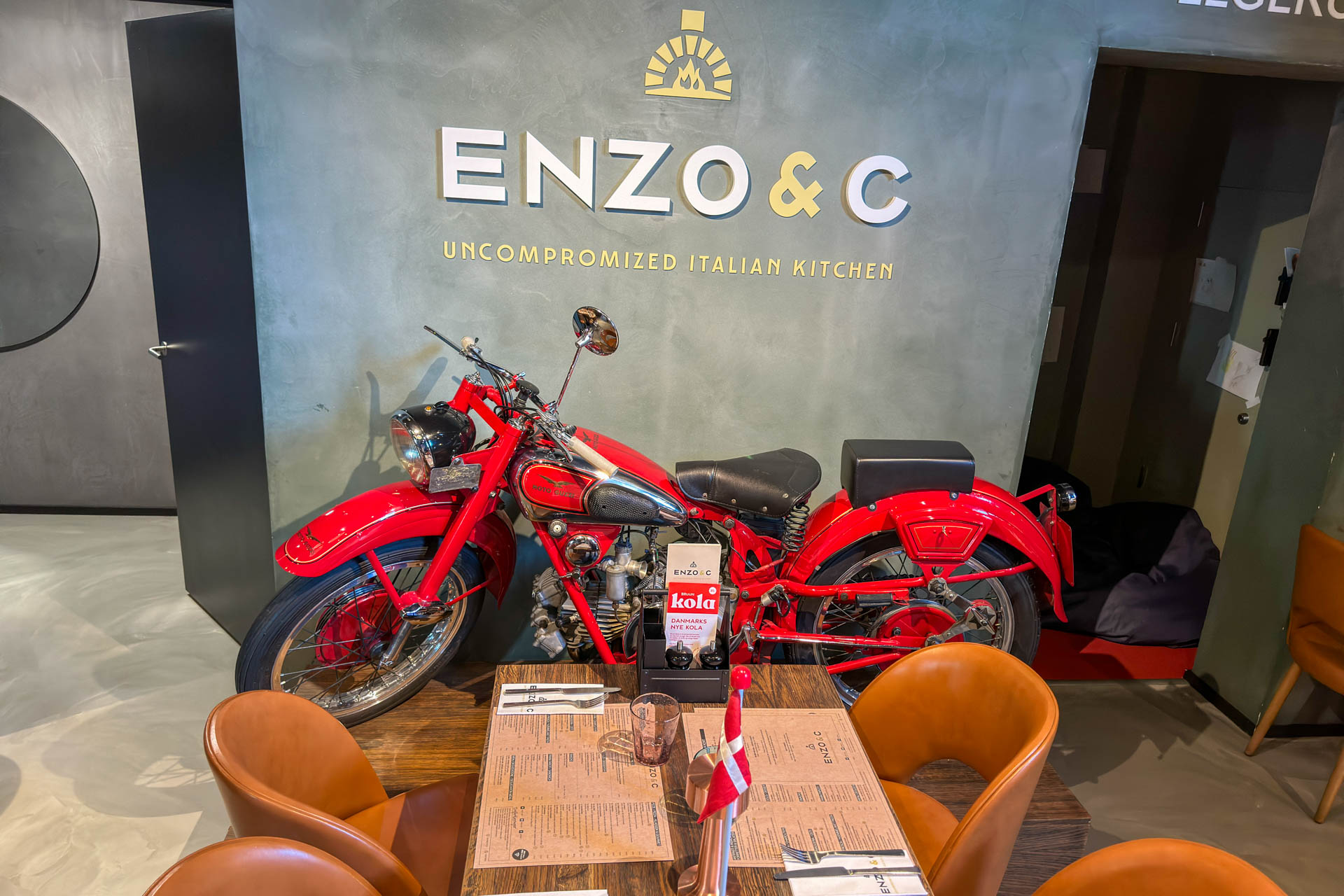 Enzo & C på havneøen er en italiensk restaurant