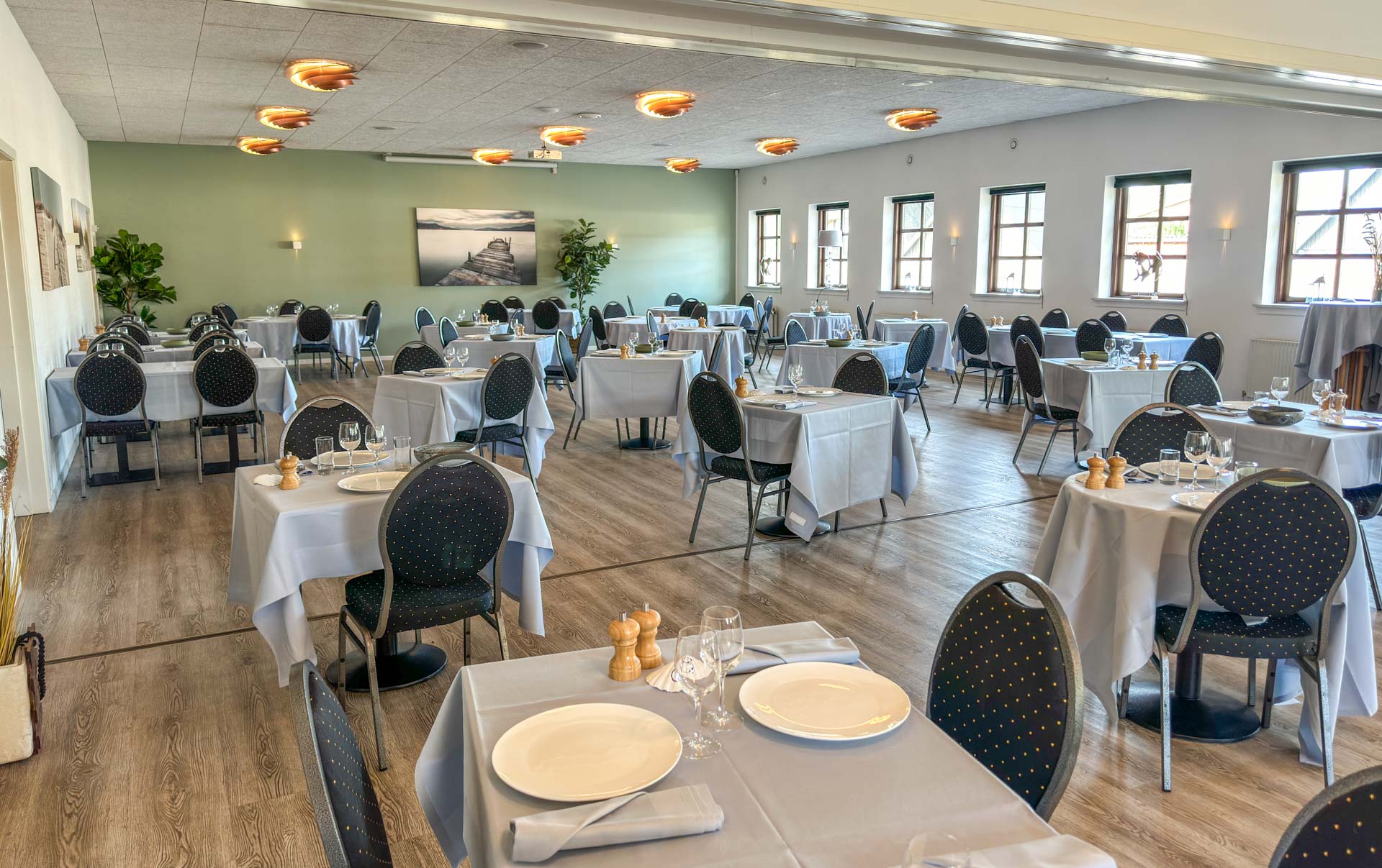 Bredal Kro på Horsensvej i Vejle Øst er hotel og restaurant i et